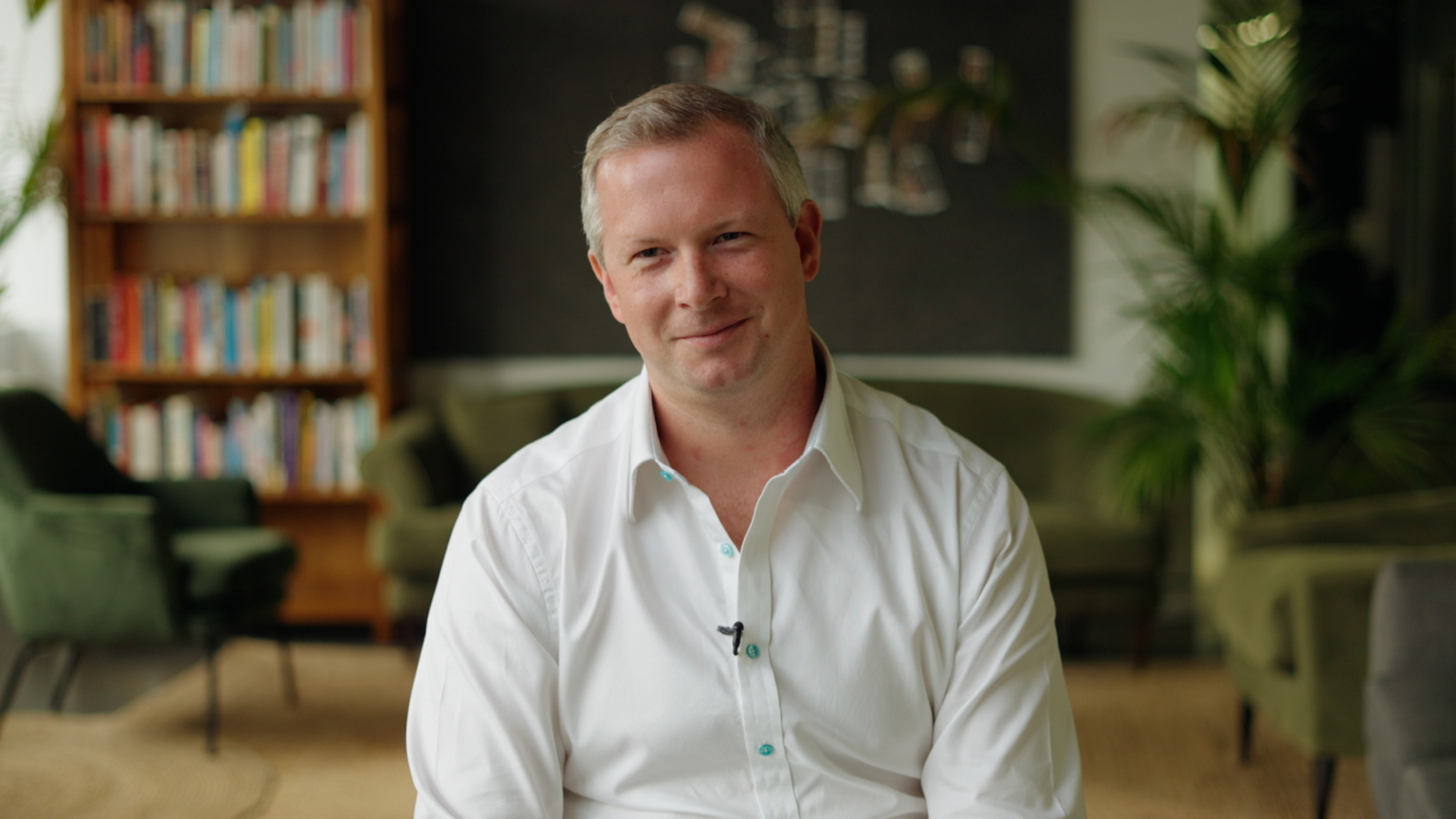 Saving children from pre-surgery stress: Dr Chris Evans and Sophie ...